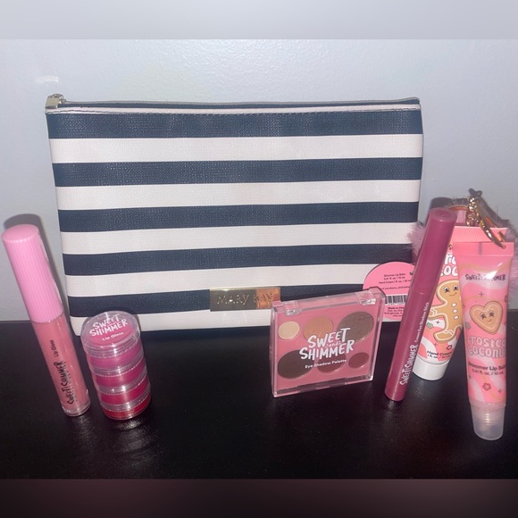Makeup | Ulta Beauty Sweet Shimmer Makeup Set Wpom Pom Key Chain Mary ...